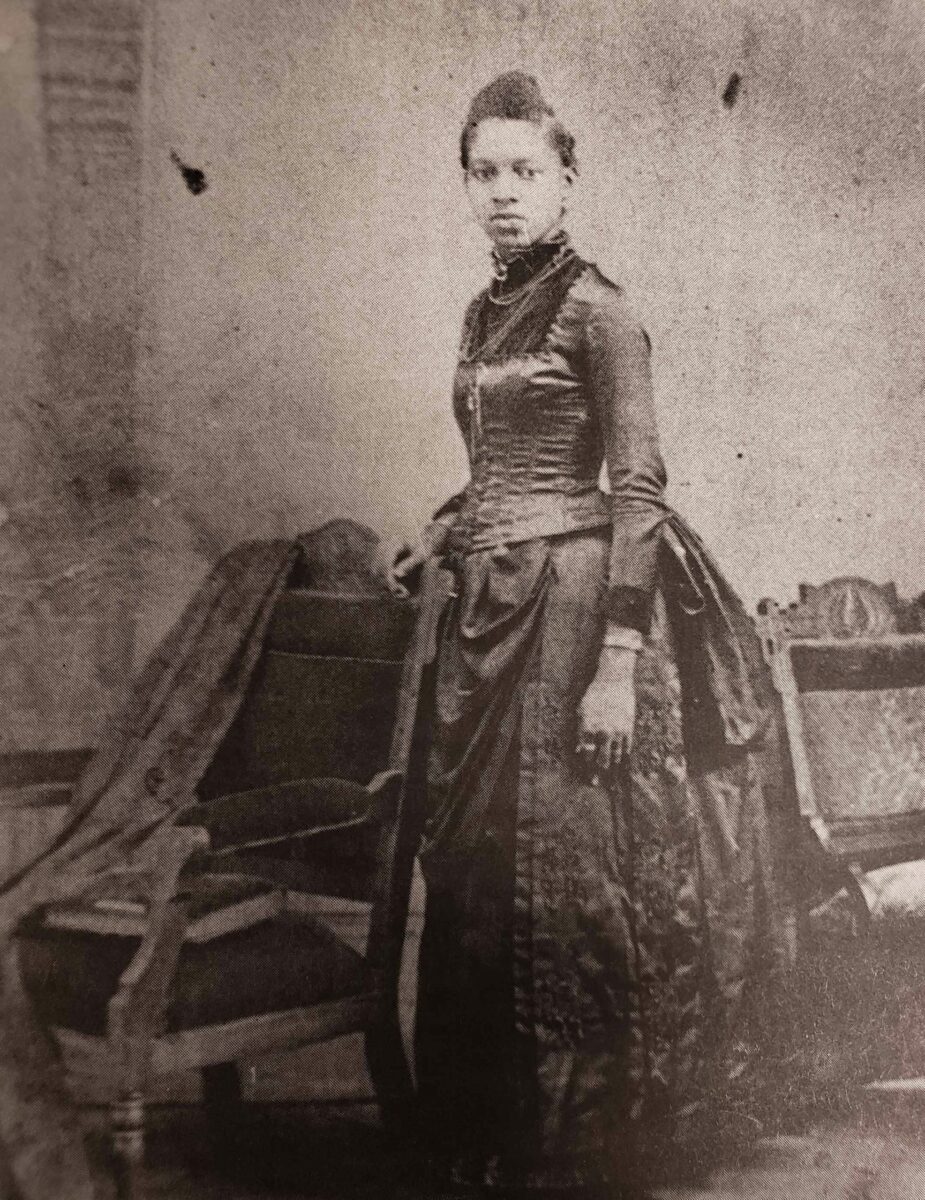 Praise Song for the Kitchen Ghosts – Crystal Wilkinson