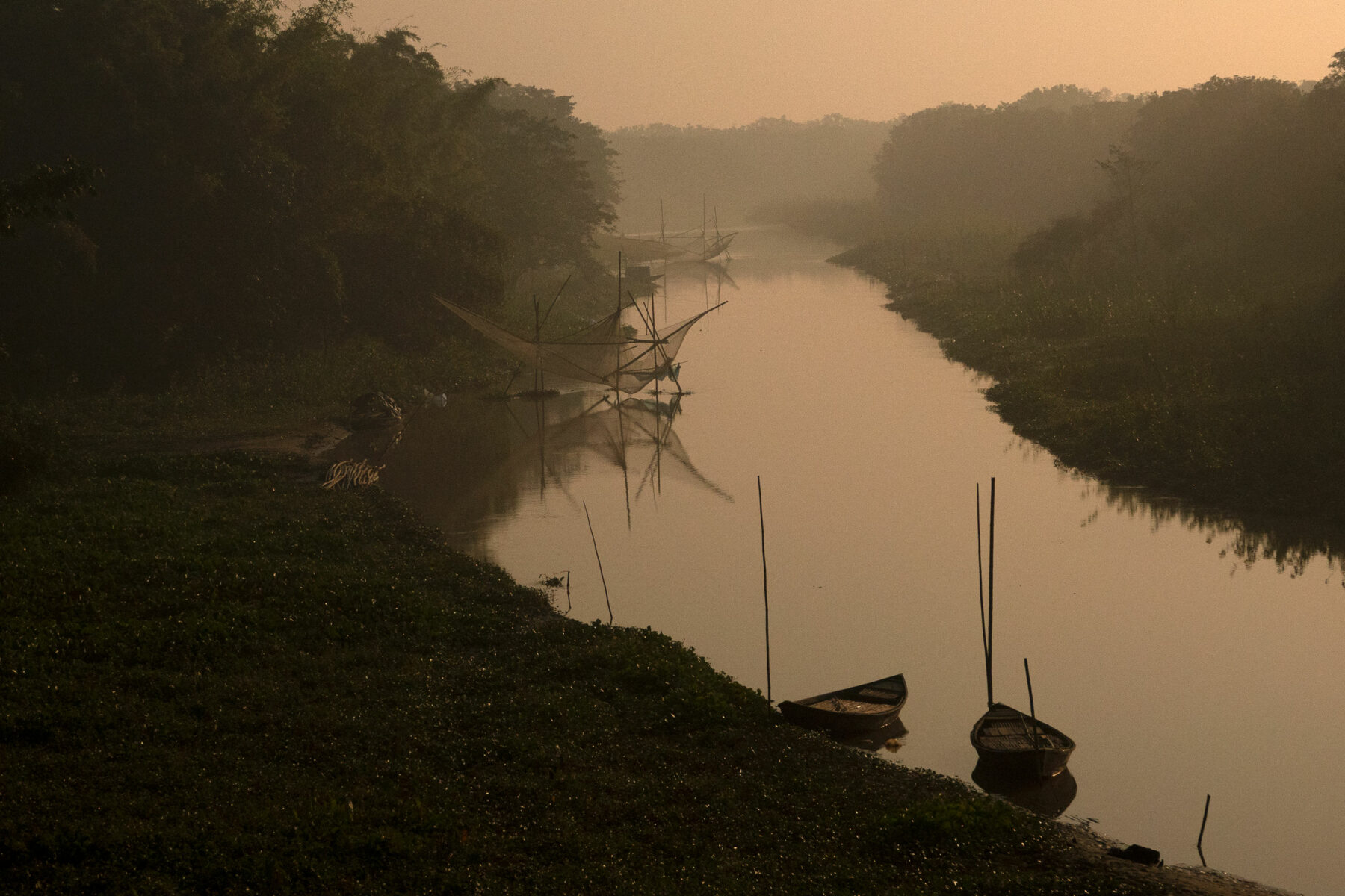 In the Shifting Embrace of the Ganga – Arati Kumar-Rao